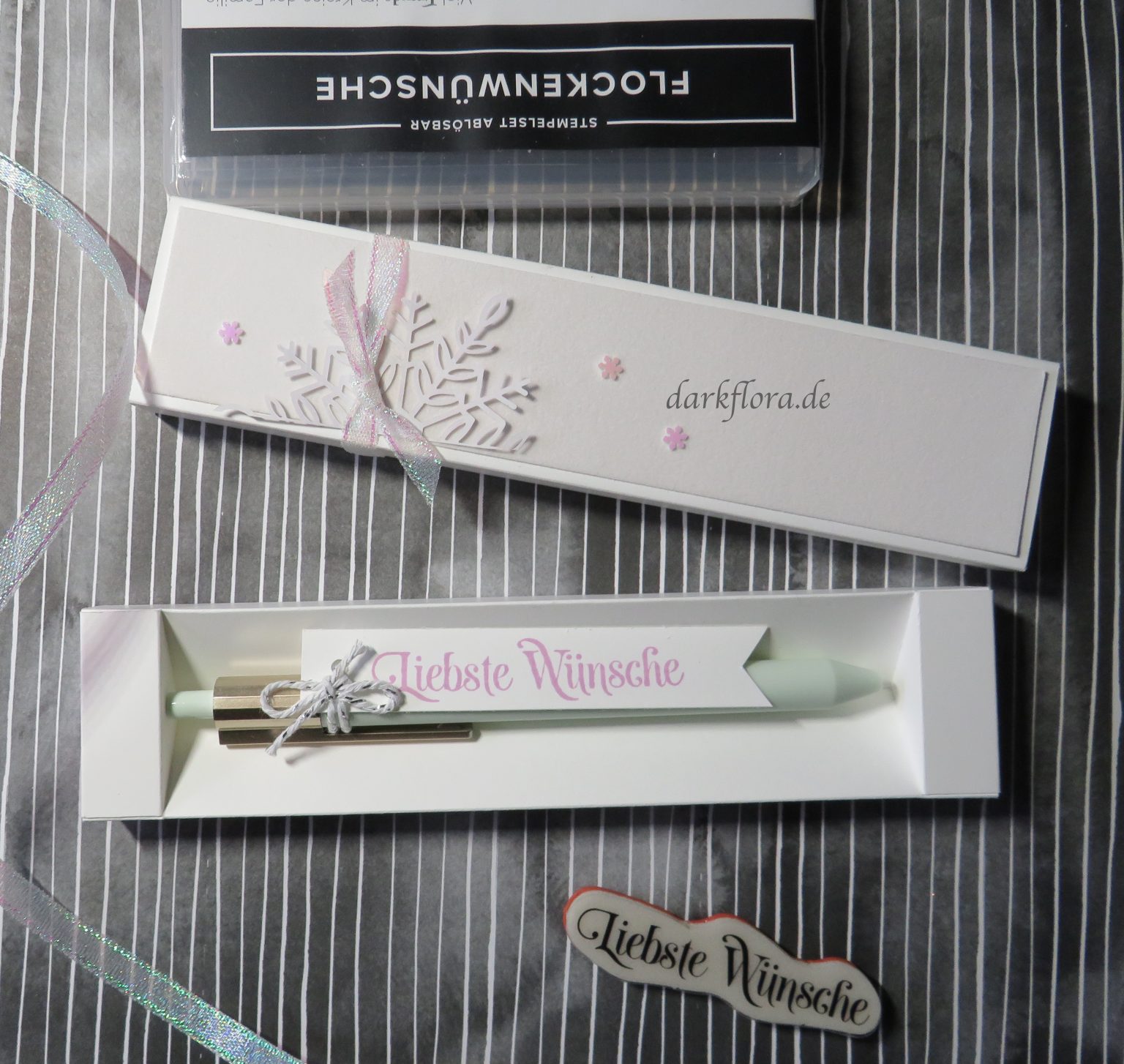 Winterliche Stift-Verpackung – Darkflora